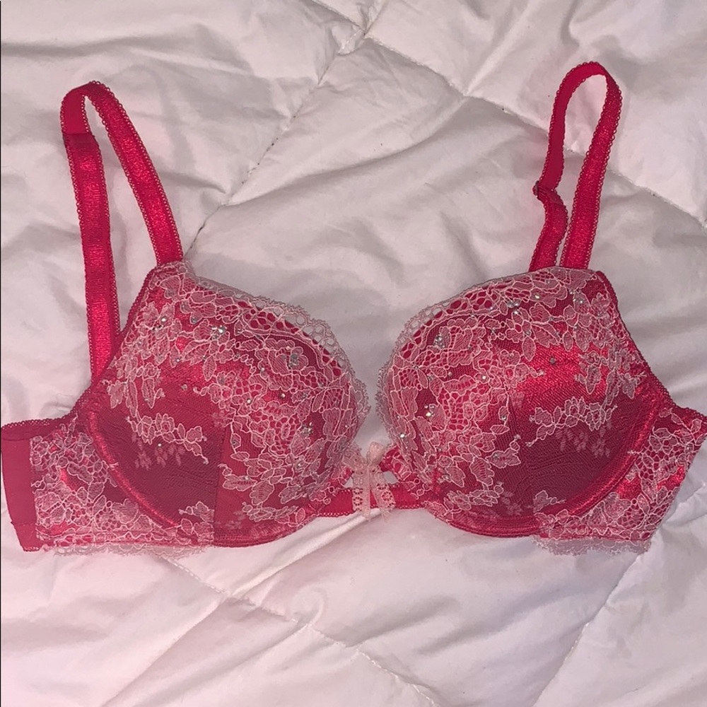 Victorias Secret Bombshell Red Lace Bra Gem